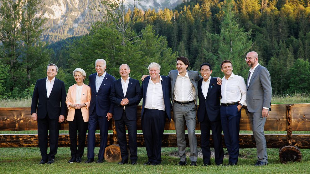 VIDEO: The first day of G7 Summit concludes with an evening stroll of ...